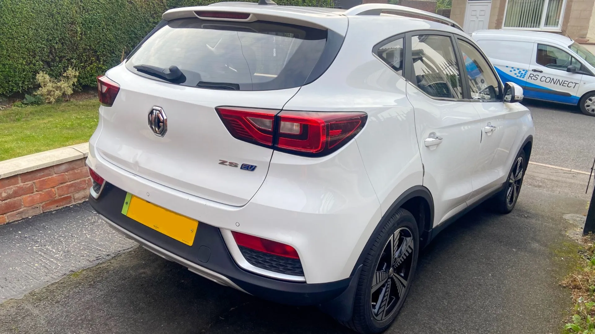 Electric Vehicle Installations - RS Connect